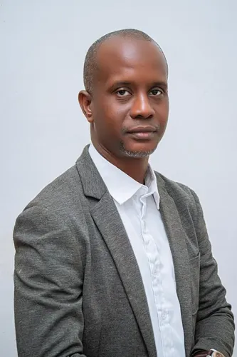 Portrait d’Issa Ba, président d’Un Autre Avenir